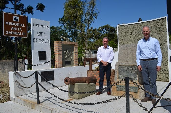 Trineto de Anita Garibaldi visita Tubarão